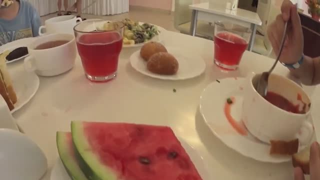 Как вас будут кормить в санатории "Голубая даль" из архива. Дивноморское.