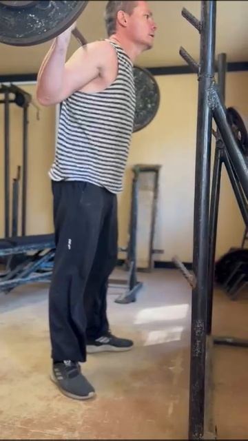 приседания со штангой