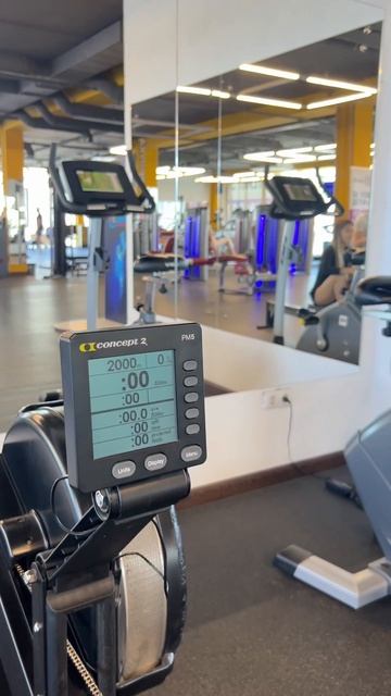 Гребной тренажер