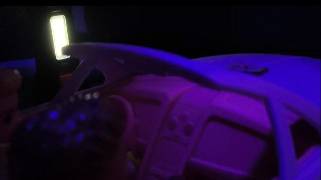 приключение Славика! Слава и Миша катаются на машине