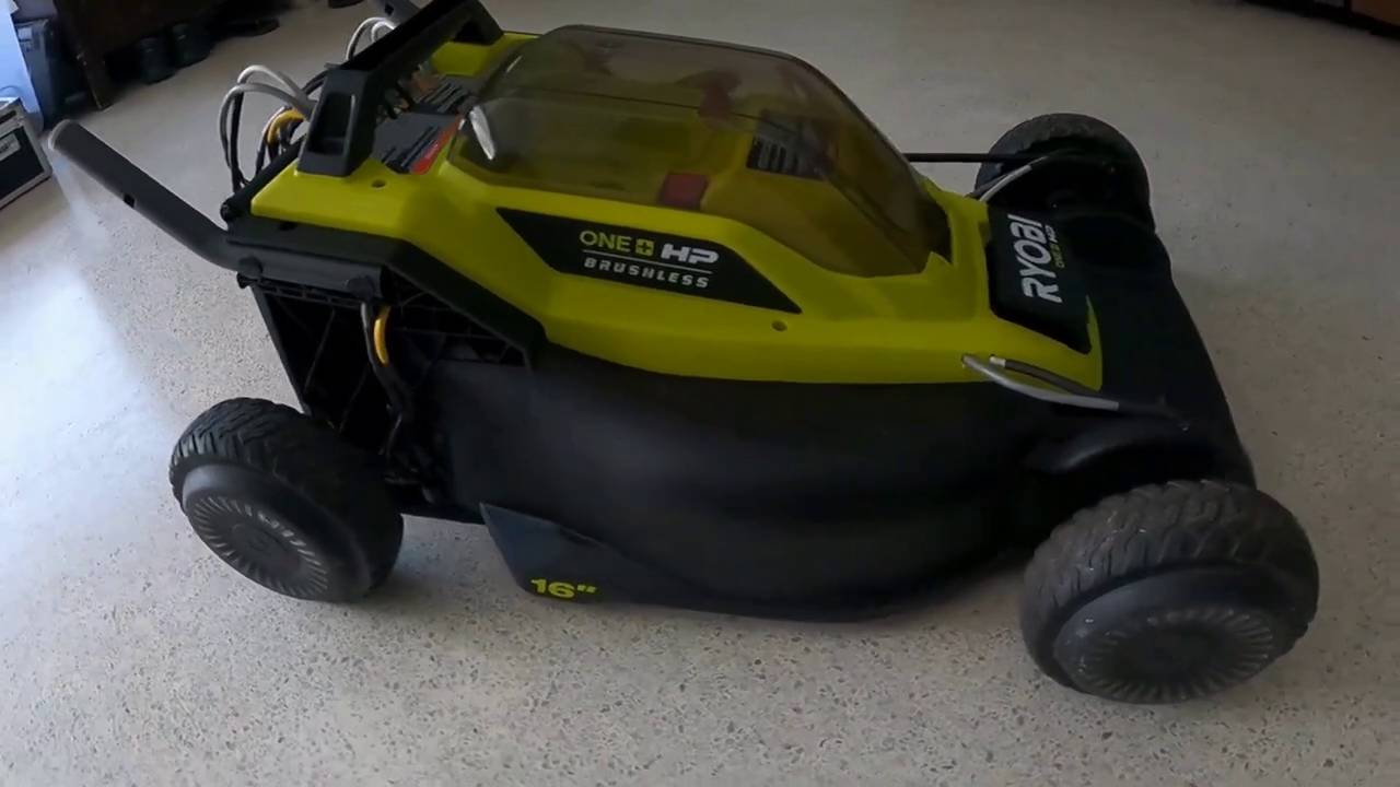 Сборка газонокосилки с дистанционным управлением