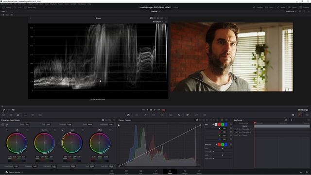 076. How does the contrast pivot work in Davinci Resolve 18_
