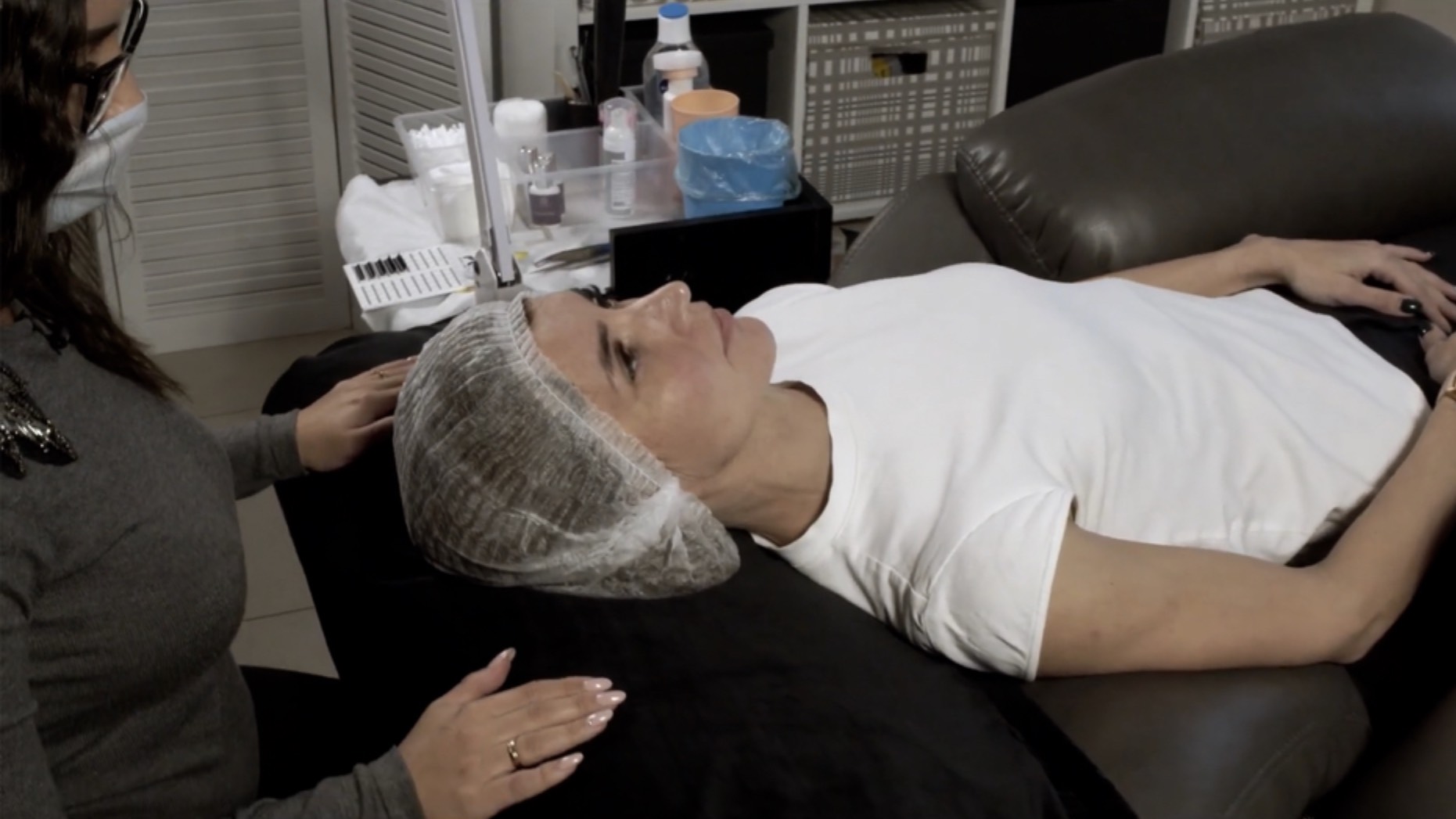 Обзор кресла-реклайнера для наращивания ресниц