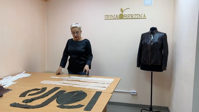 Видео №759. 1445 - ПРОВАНС - Авторский кожаный оливкового цвета сарафан - 01