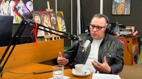 Творческие секреты от автора хита "Раф за 300" на радио.