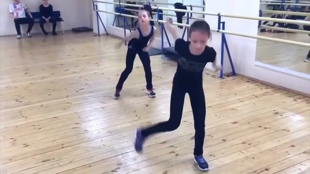 Танец Александры Трусовой и Анны Щербаковой