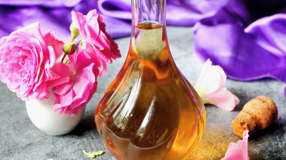 Напиток с ароматом роз.