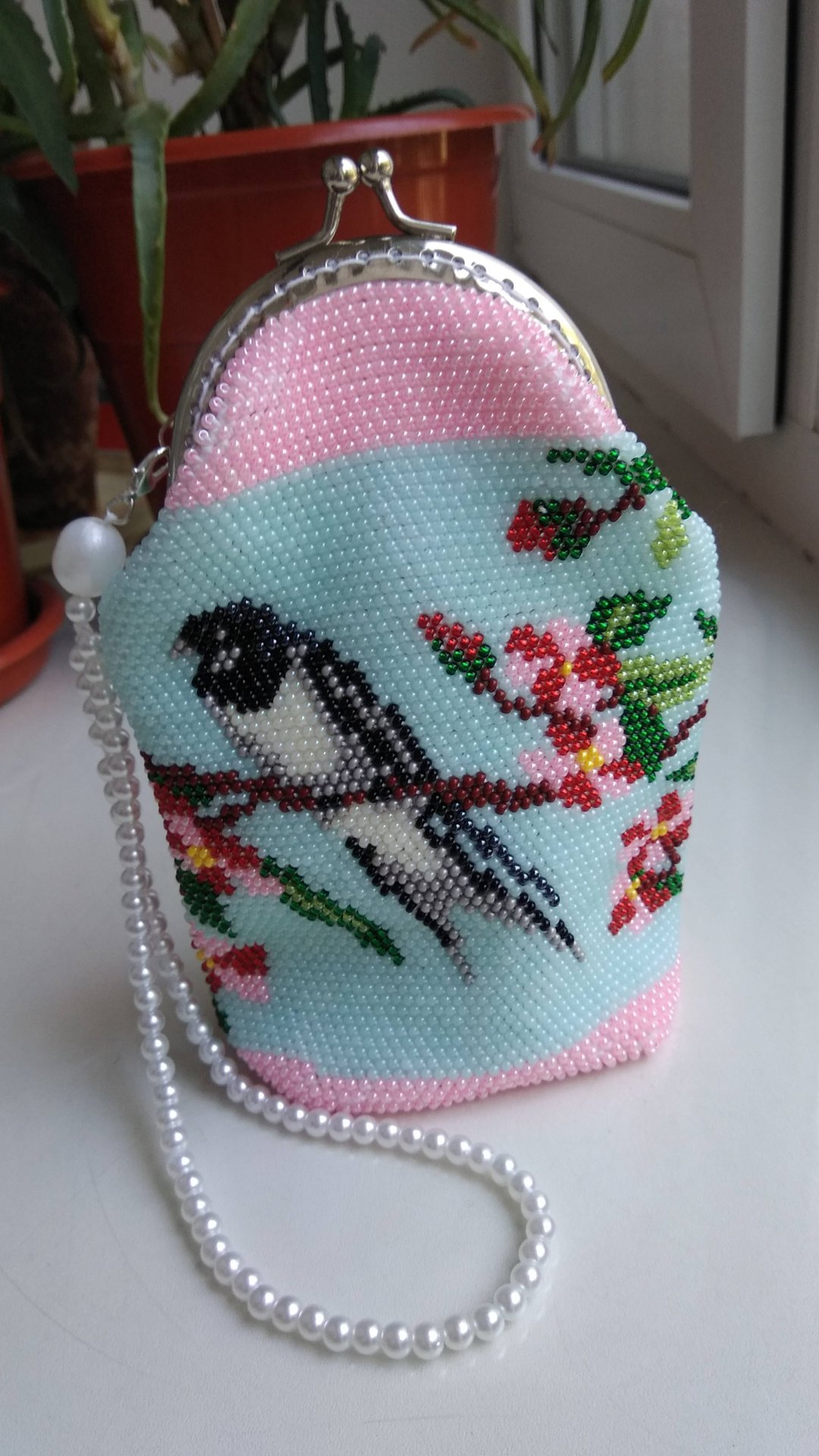 Вязание с бисером. Сумочка с фермуаром.
