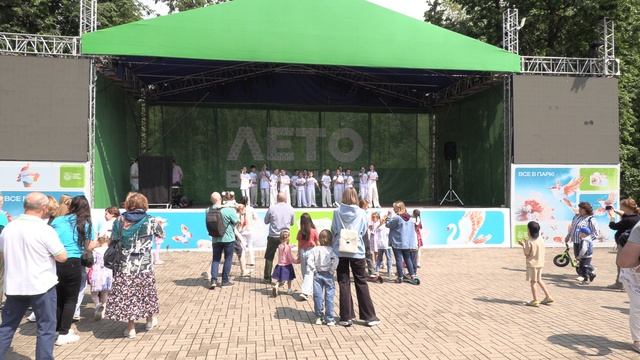 Неразлучные друзья. 2025