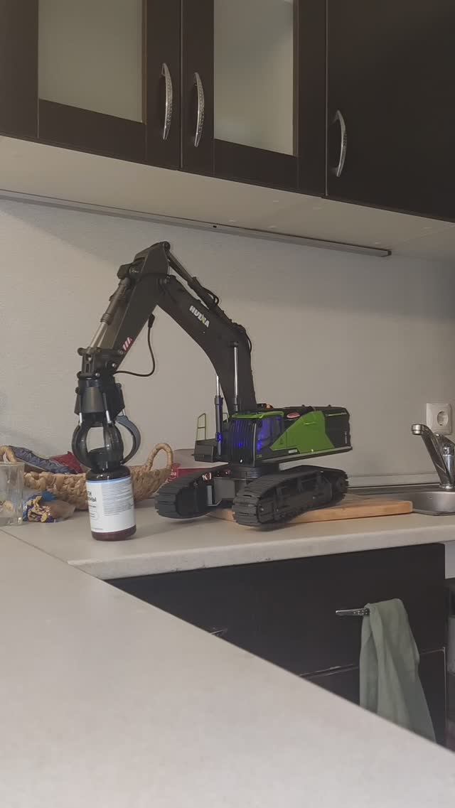 huina1598 rc экскаватор