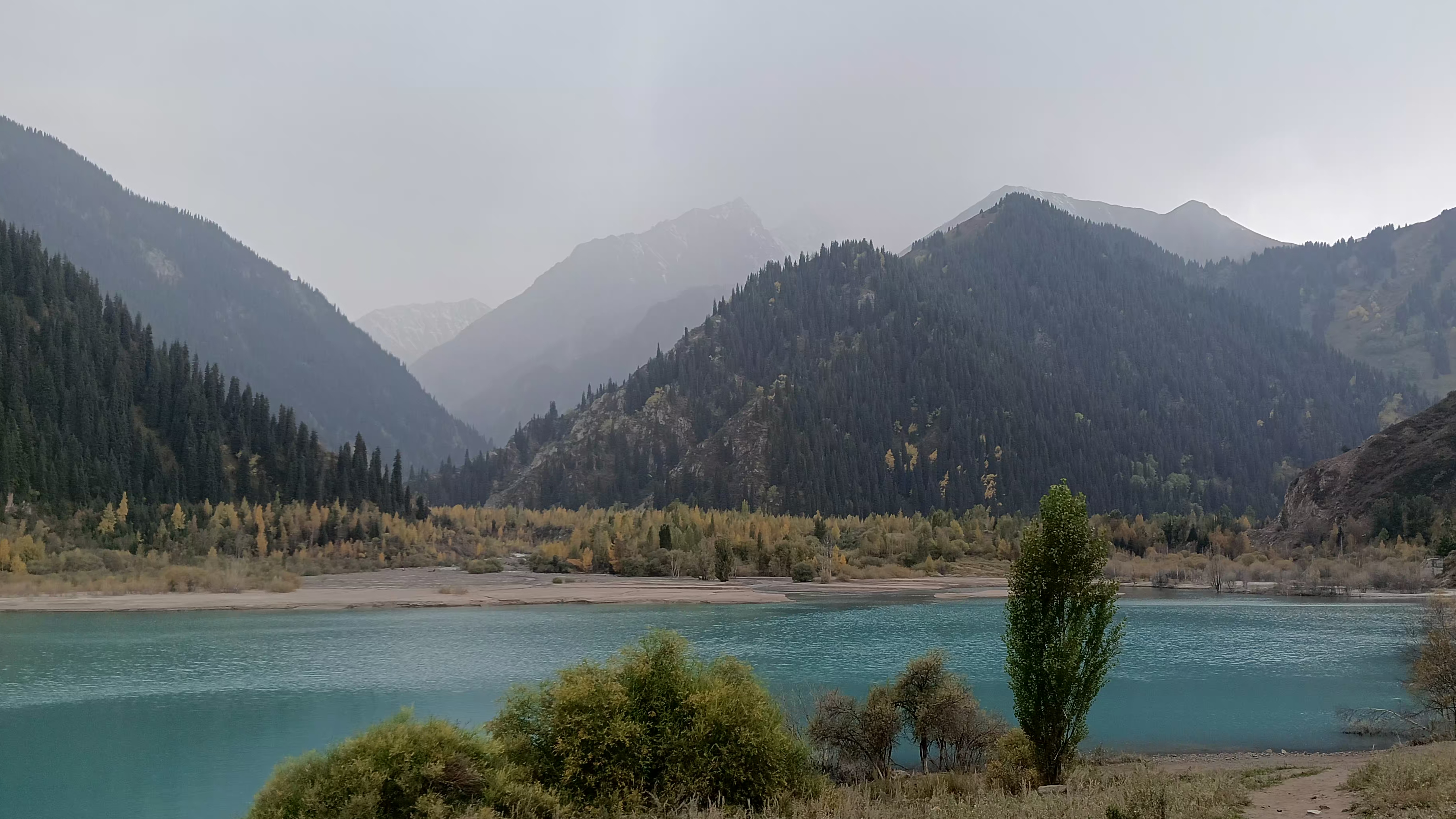 Озеро "Иссык" в Казахстане