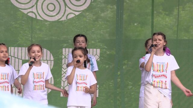 Птица цвета ультрамарин. 2025