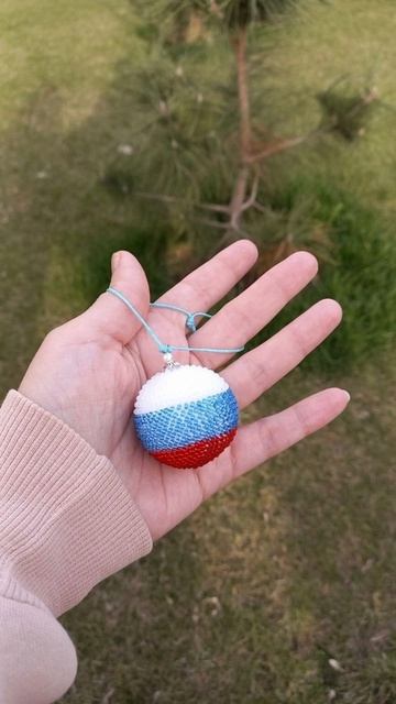 Броши, которые вышила весной-2025