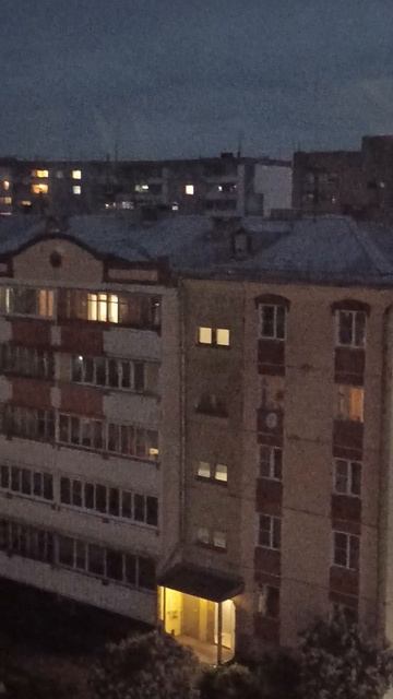 Вот такая погода в Кирове сегодня ☢️🌧️🌪️🌩️