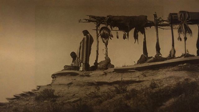 10. "Призрак и человек", трек с текстом из альбома "Погребальный Помост"