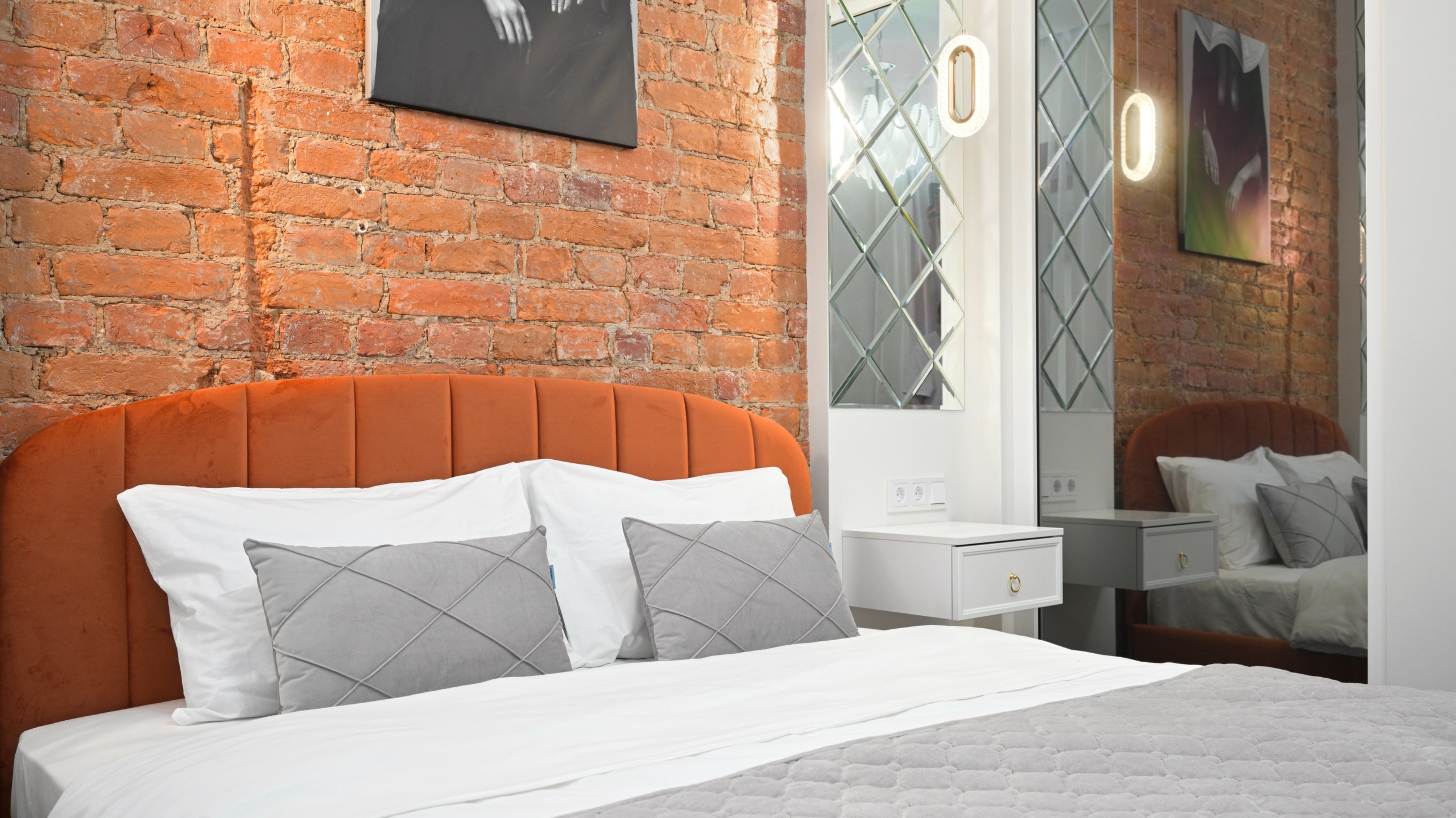 Комната №2 в мини-отеле 1912 у метро Владимирская (Свечной 4)