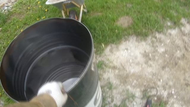 Как снять крышку (открыть) 200 литровую бочку.