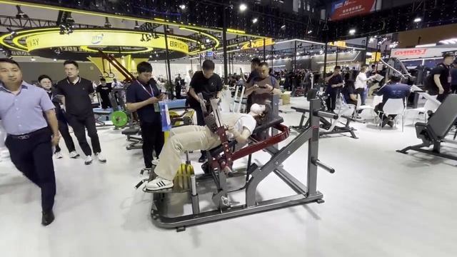 Ягодичный мостик Gymmaster MP-8145 - на выставке