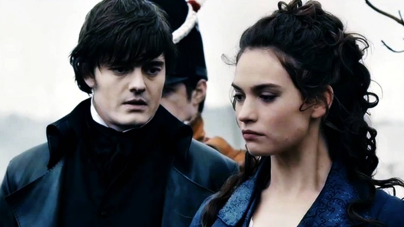 Лили Джеймс и Сэм Райли в фильме - Гордость и предубеждение и зомби, 2016. Музыкальный киноклип