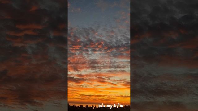 Закат 🌄который притягивает своей красотой...