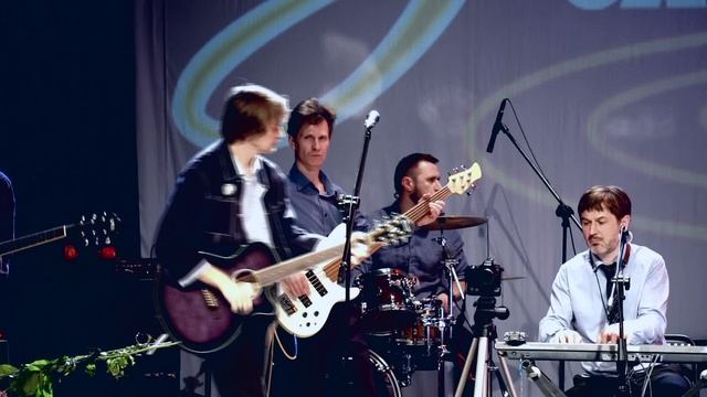 22 Между нами