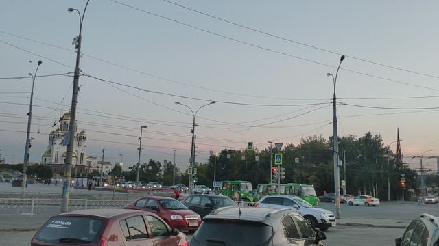 вечерний Екатеринбург ,вид на место гибели  императорской семьи Романовых и на Храм