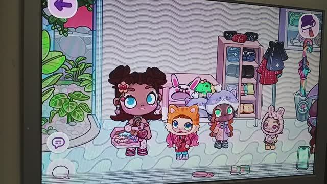 Лучшая семейка. Девочки баловались с светом, а потом пошли покупать зонтики. ☂️Аватар ворлд