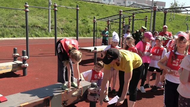 Мальчишки и девчонки из 3-4-х классов сдали нормы ГТО