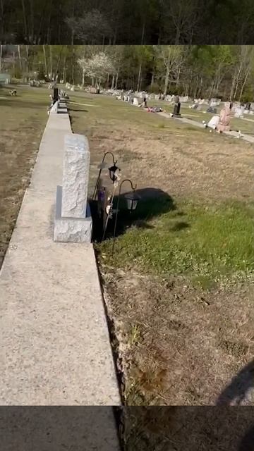 Плач на кладбище после ДТП