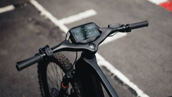 Mercedes-AMG F1® Rallye Edition 250 Electric Bike (2)