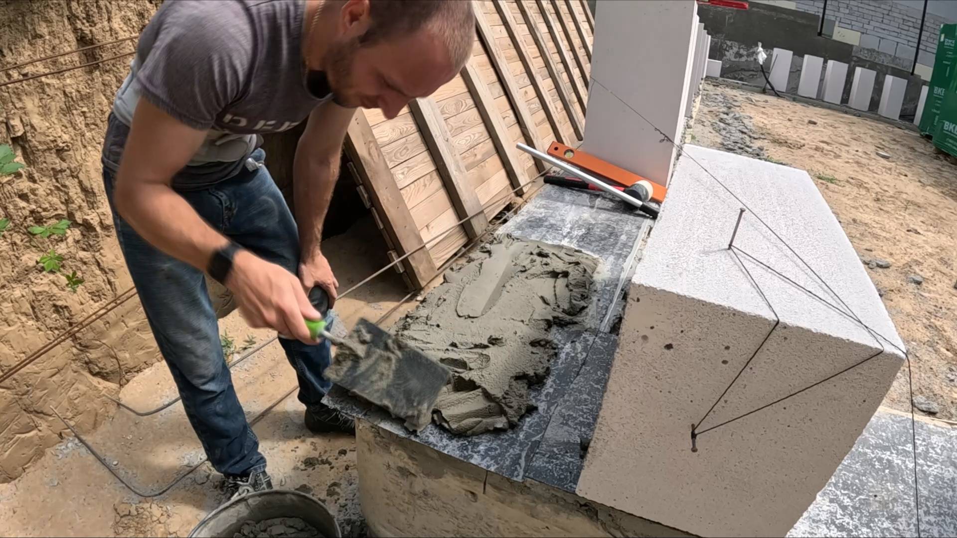 ПЕРВЫЙ РЯД ГАЗОБЛОКА С НУЛЯ КАК Я ВЫВОДИЛ ПЕРВЫЙ РЯД В ИДЕАЛ#доммечты  #строюсам #первыйряд