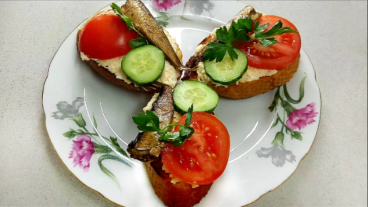 БУТЕРБРОДЫ со ШПРОТАМИ  (два рецепта)! Вкусно и быстро!