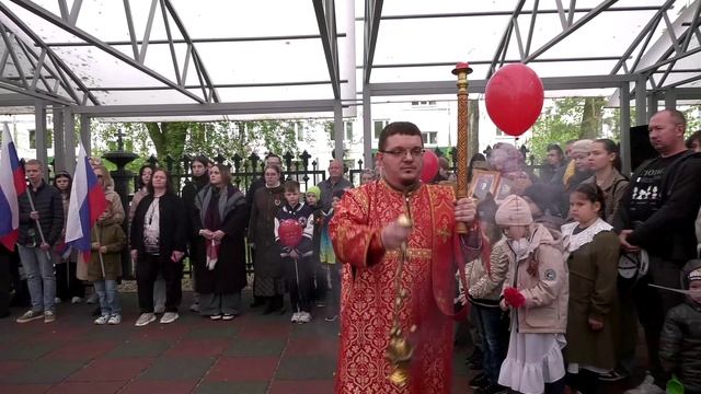 Песенный марафон в Академии Святителя Алексия/Торжественное шествие из гимназии в Парк Победы