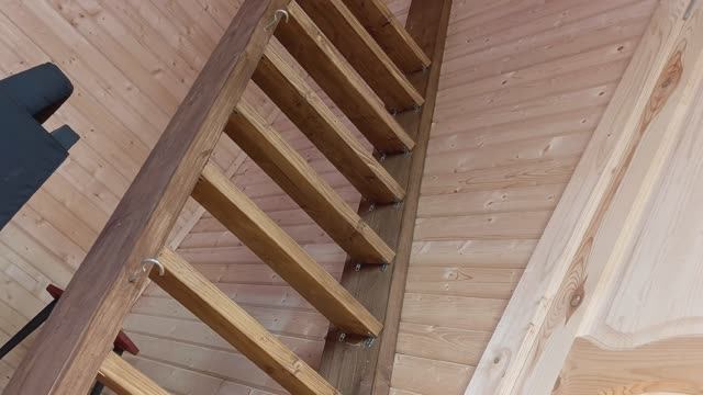 МОЯ ДАЧА / Вариант как сделать в доме ЛЕСТНИЦУ на АНТРЕСОЛЬНЫЙ ЭТАЖ / Лестница на АНТРЕСОЛЬ