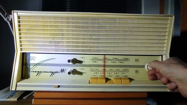 Ночной обзор эфира с радиолой СИРИУС М #oldradio