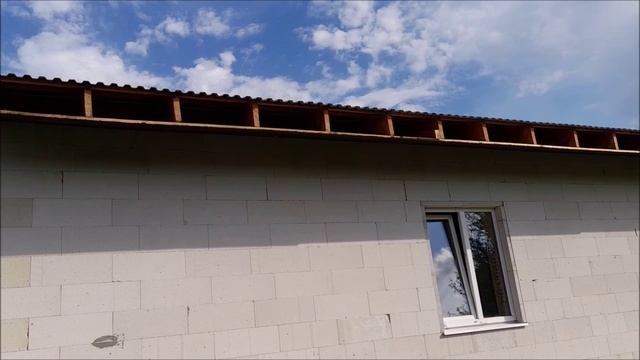 Дом с нуля. День 107. Снова карнизный свес и лобовая доска.