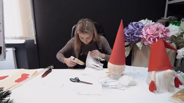 Новогодний гном своими руками  Гном с подсветкой из фоамирана | DIY декор 2026