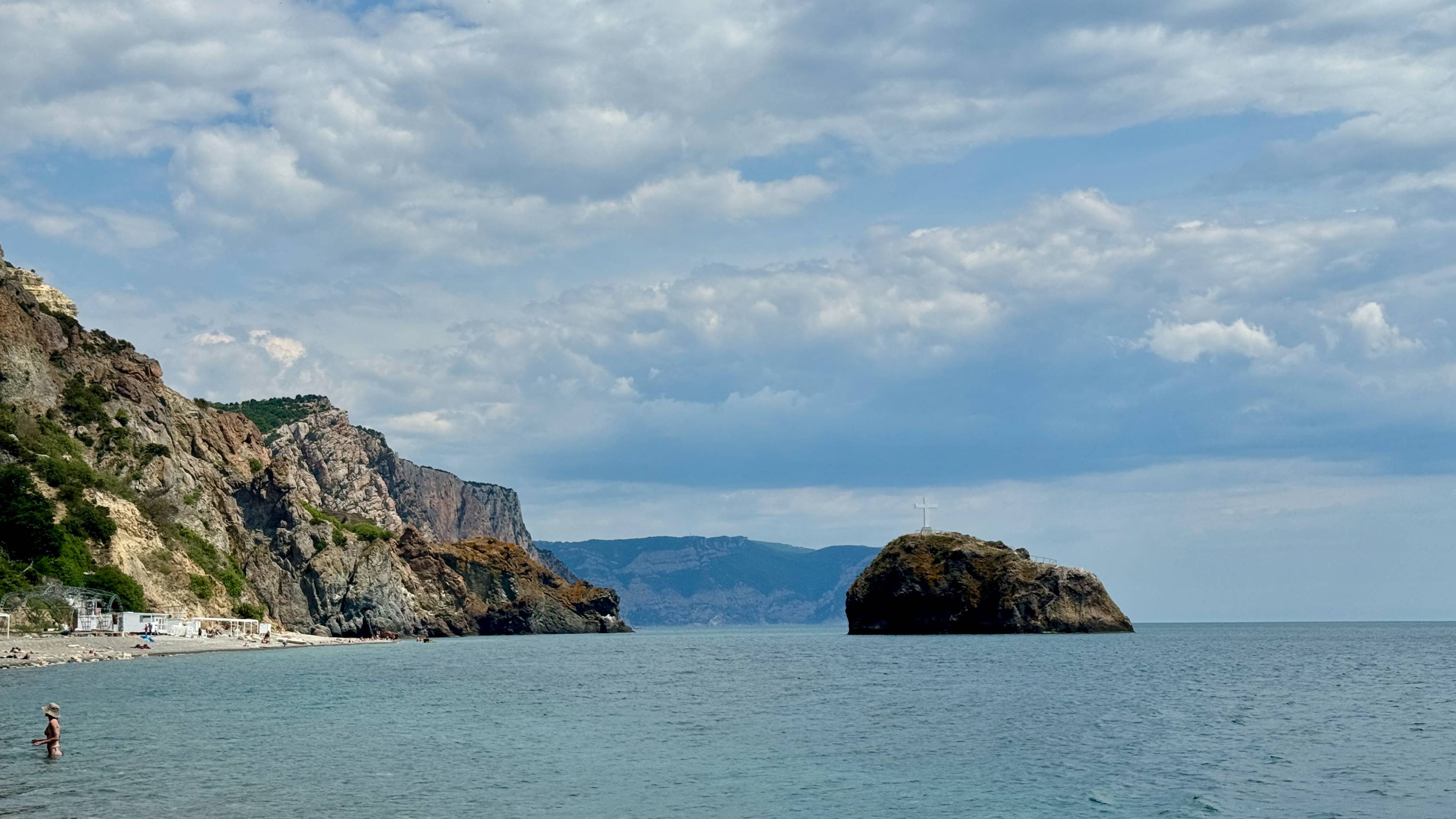 Яшмовый пляж. Вода 16,6 открытие купального сезона. Стоит ли туда ходить? Крым 2025