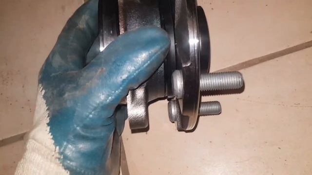 Замена полуступицы авенсис 3