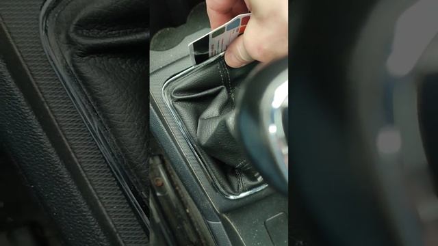 Skoda rapid снятие кожуха МКПП