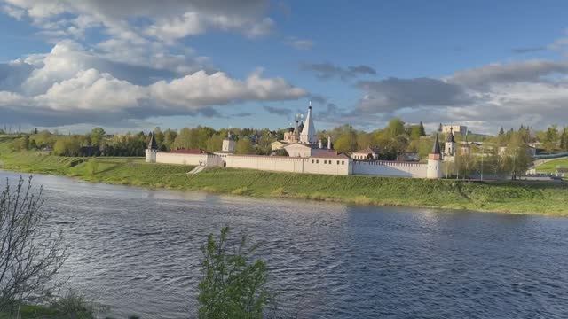 Старица! СВЯТО-УСПЕНСКИЙ МОНАСТЫРЬ