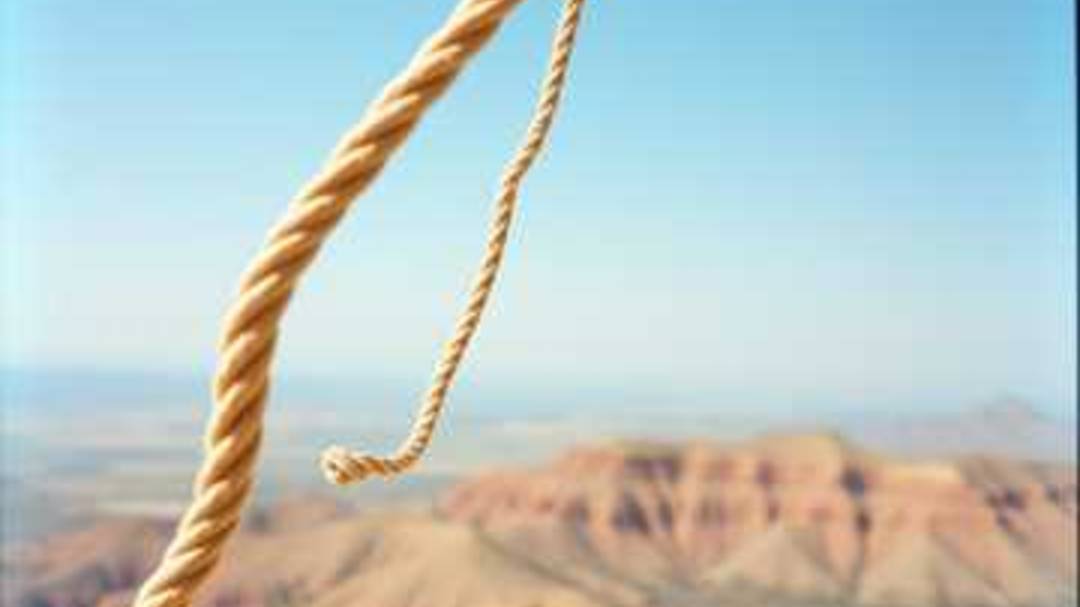 В чем же смысл бытия, когда над головой петля