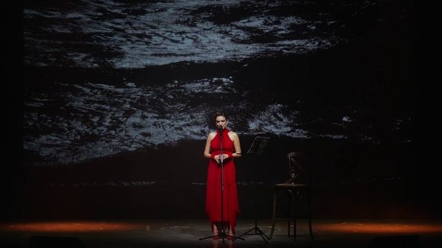 «О счастье» — искренняя поэзия Natura Moya. Живое прочтение на концерте в Краснодаре