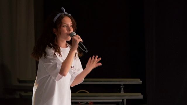 "Не сдавайся". Музыка А. Ольханского, слова Д. Мигдал и Е. Скрипкина.