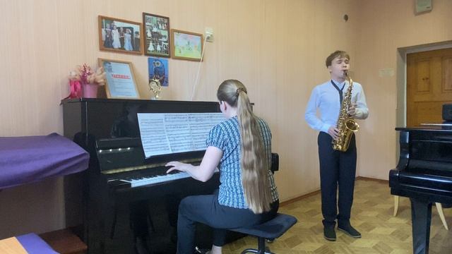 Новгородский Артём - Г.Эккльс Соната 1,2 части; З. Абрэу «Тико-тико»