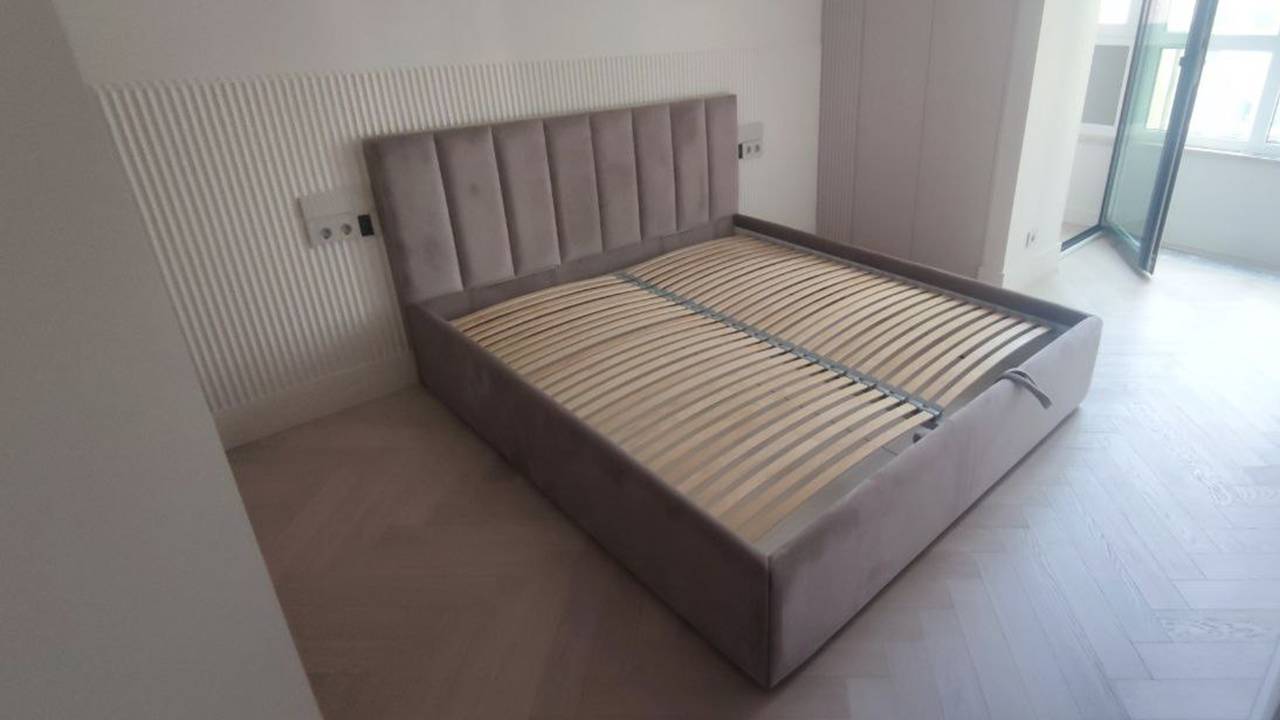 Страйк-  взрослая кровать