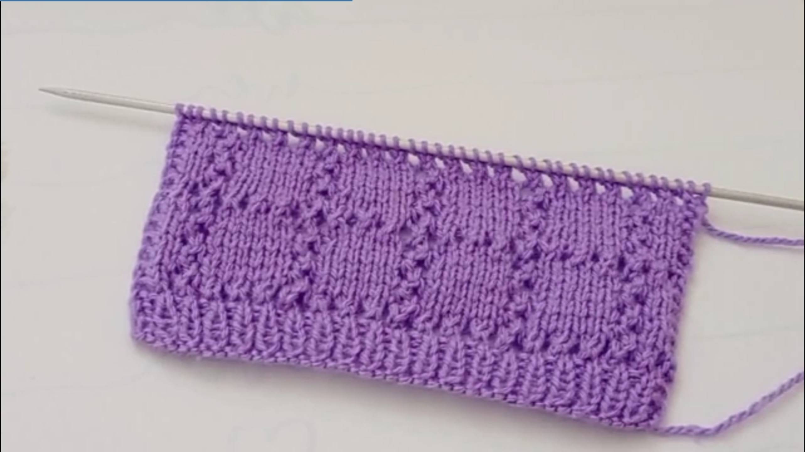 Красивый узор "Квадраты с ажурными краями" спицами.