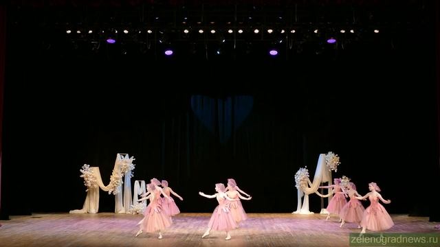 Грация - Розы из балета "Алиса в стране чудес" (А. Шнитке)