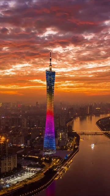 Гуанчжоу — город будущего: мегаполис, где традиции встречают технологии! 🏙️🐉