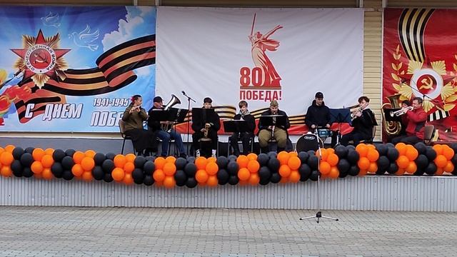 Марш. Играет Окуловский духовой оркестр Традиция